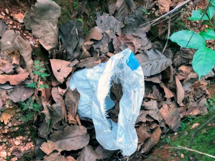25 kg cane bomb kept hidden in Kenrajara forest of Bokaro recovered ...