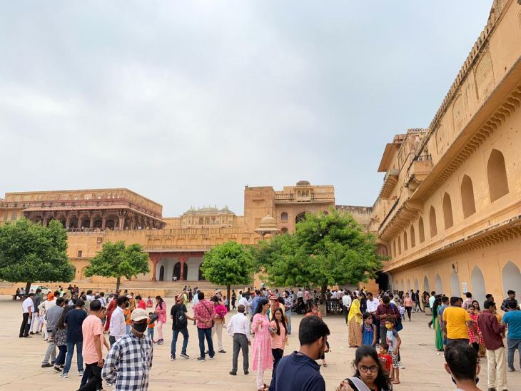 A record 6,432 tourists arrived on Sunday to see the Amber palace, the ...