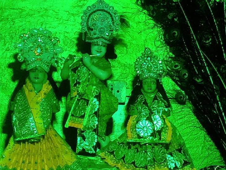 Radha-Krishna and Rukmini are seated together in Bhind Fort; It was ...