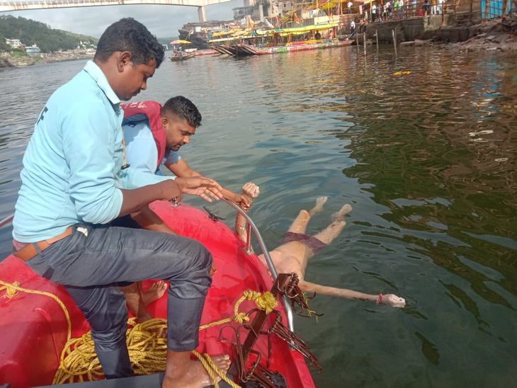 The rescue went on for 48 hours in 250 feet deep water at Omkareshwar's ...