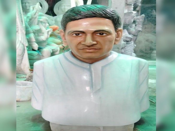 Statue of Narayan Apte, associate of Gandhi's assassin Godse, was made ...