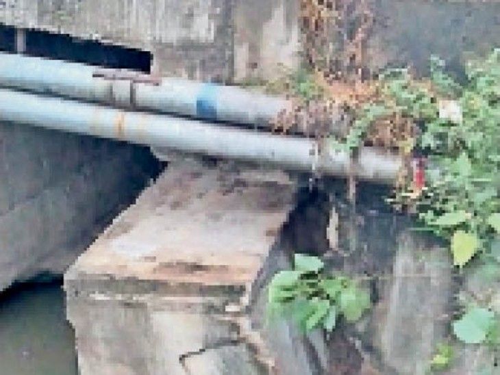 A pillar of the culvert built two years ago collapsed near Azad Nagar ...