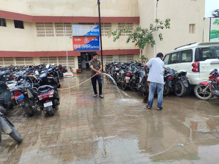 Cleanliness done in 31 police stations and 10 section offices of Rewa ...
