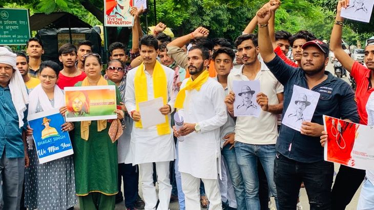 Demand to install 6 feet statue of Bhagat Singh, Rajguru, Sukhdev in ...