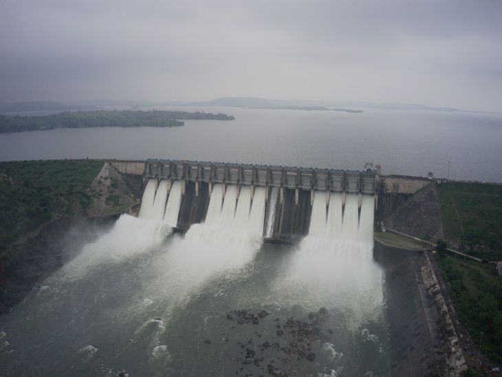 Amidst the rain, the entire city lost electricity, 10 gates of Mahi dam ...