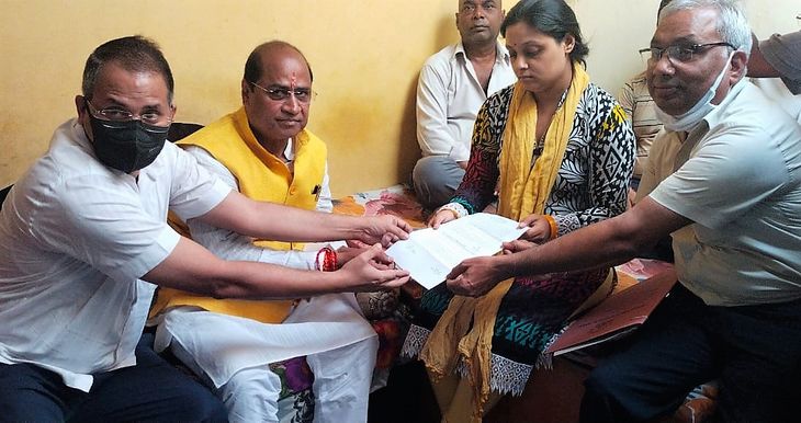 KDA officials handed over the letter after reaching home, Meenakshi ...