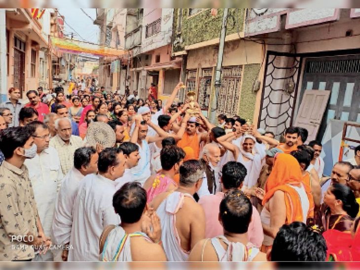 For the restoration of the temple, took idols from Juna temple and sat ...