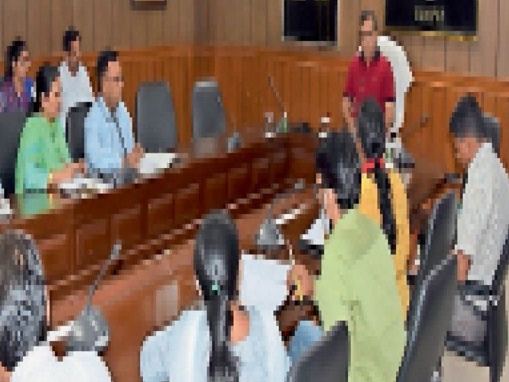 DC Sushil took a meeting of ABRC BRP of Education Department in Mini ...