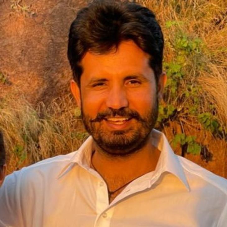 Raja Vading in favor of Navjot Siddu, told the Captain and see Captain ...