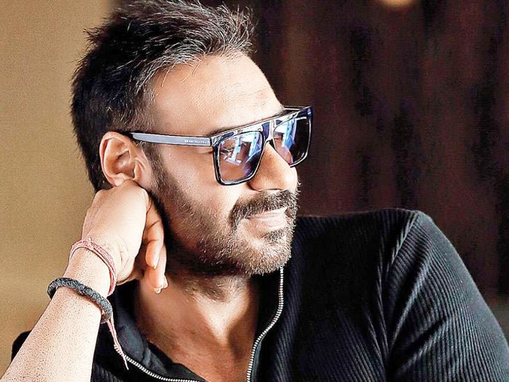 Ajay Devgan took entry 30 years ago by standing on two bikes