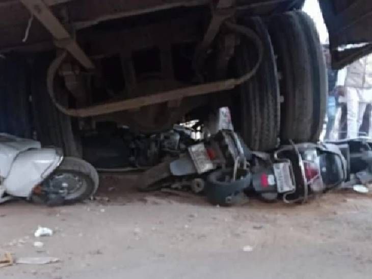 Roadways bus trampled 8 vehicles in Rae Bareli: Suddenly the brakes of ...