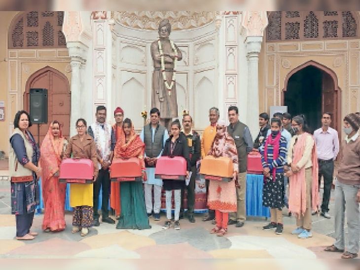 Celebrated 169th birth anniversary of Mother Sharda Devi, distributed ...