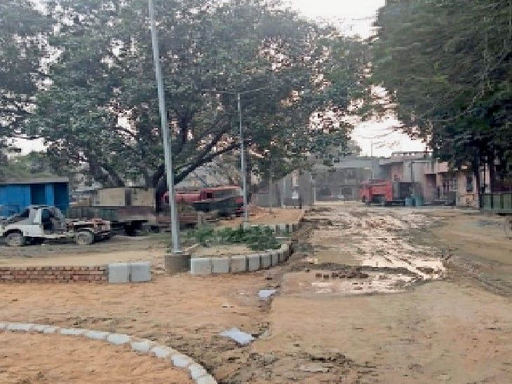 The construction of a pumping station to bring water to the city's mega ...