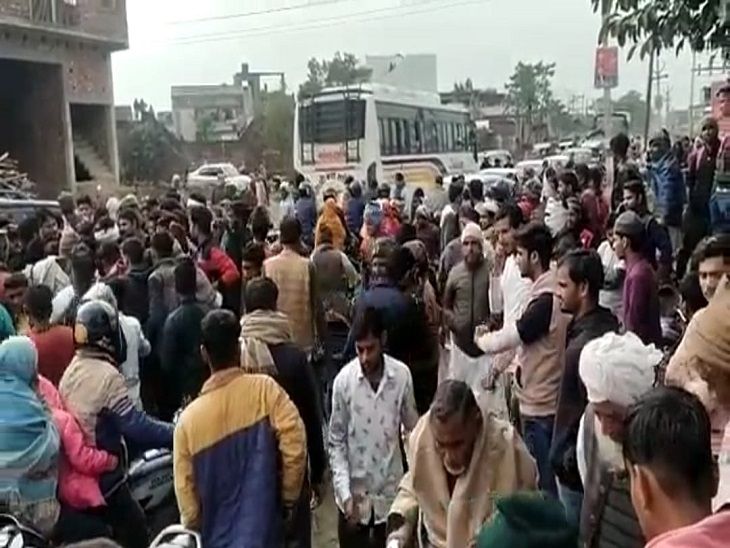 The accident happened in Hashimpura village on Deoband-Roorkee road ...