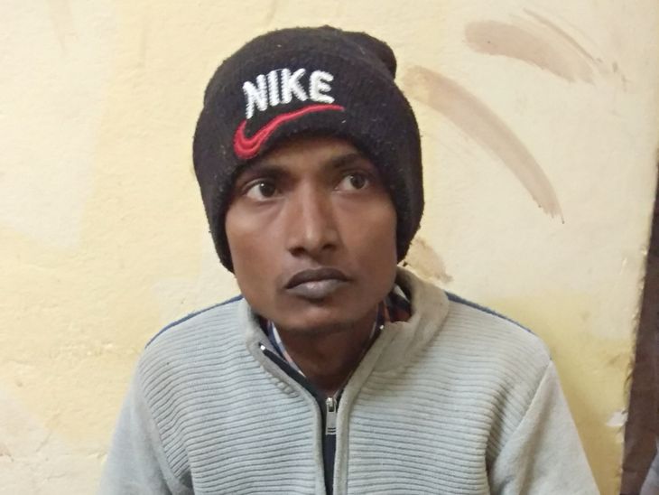 Unknown vehicle hit bike riders in Atarra area, two injured | सड़क ...