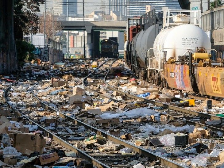 Los Angeles freight train robbery case, police says robbers looted ...