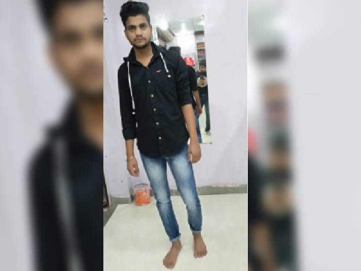 The only son Suraj was sitting on the roof of the house, the mother ...