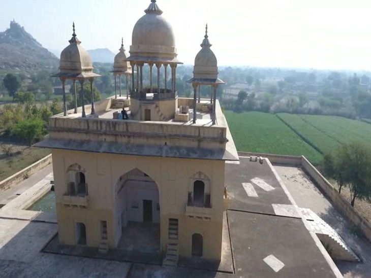 Mughal Gate was built by Maharaja Man Singh, Emperor Akbar used to rest ...
