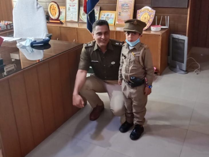 When the little 'IPS' reached Hapur, the SP stood up Salute by saying ...