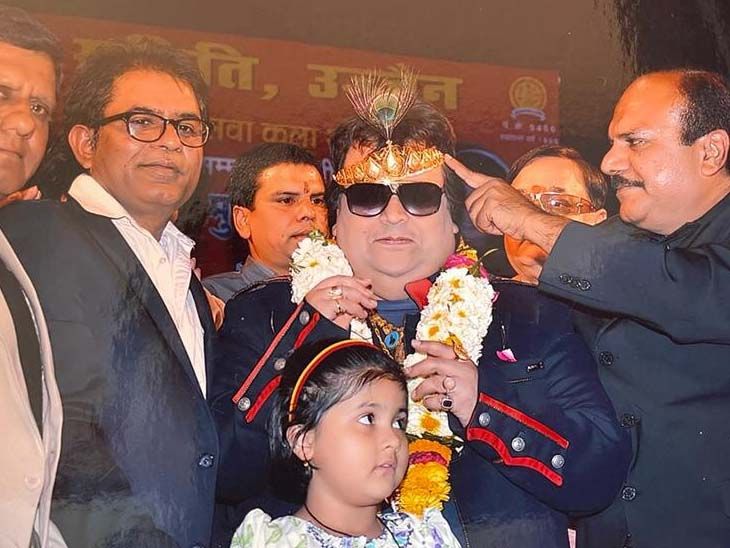 8 bodyguards had to be deployed to protect Bappi Da, who is fond of ...