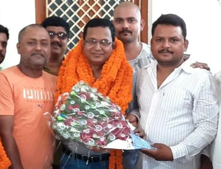 Vinod Kumar Bind, who was seeking ticket from SP, was made the candidate, Shuchismita Maurya won ...