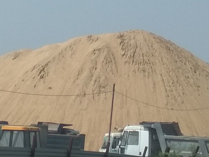 Ashoka Buildcon Raided By Mining Officer In Jharkhand Palamu