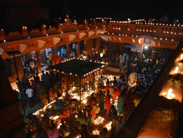 Devotees from Nepal and Bihar come to worship at the famous Dugdheshwar ...