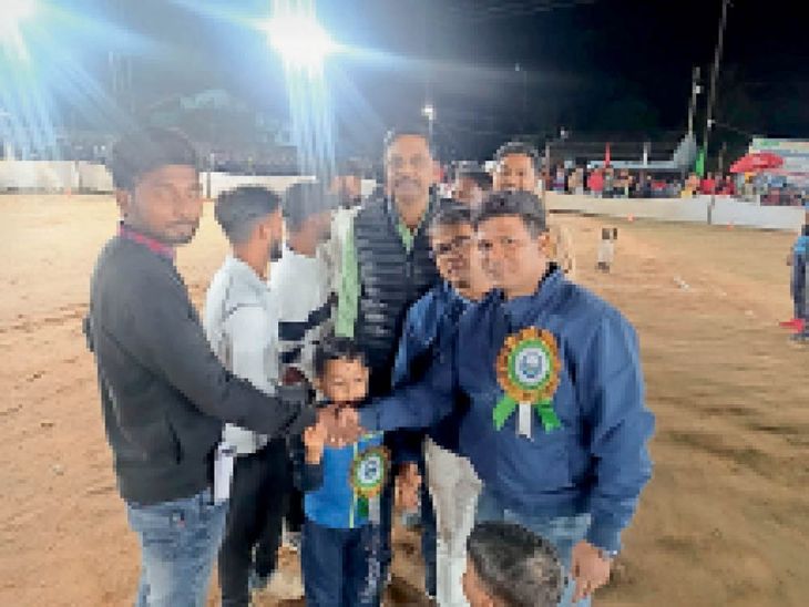 Journalist Amir Hashmi Memorial Cricket Competition | एसपी इलेवन और ...