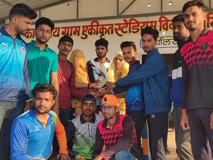 Organized Shaheed Vikram Singh Naruka Memorial Cricket Competition, Srimadhopur's team was the ...