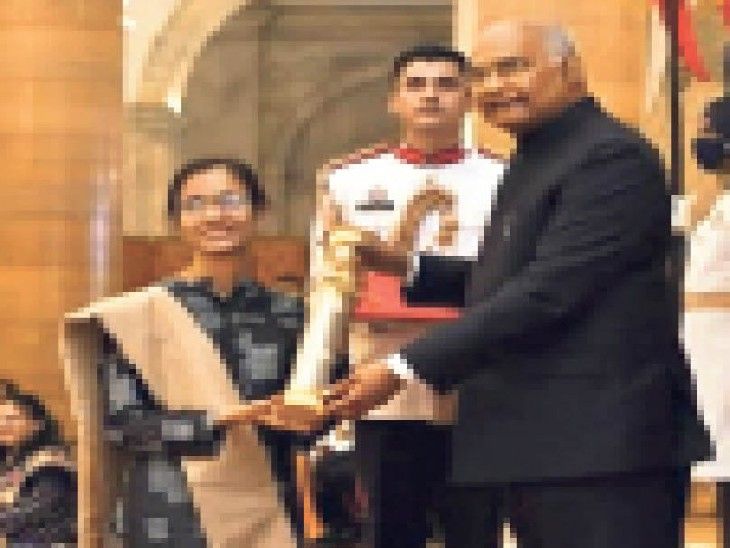 For 73 years, Singhana's daughter Nina solved the puzzle of mathematics ...