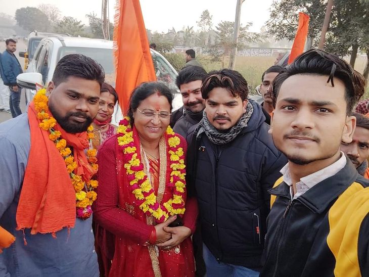 Asha Maurya became the first woman MLA of Mahmudabad | छह बार के विधायक को 5689 मतों से मिली मात ...