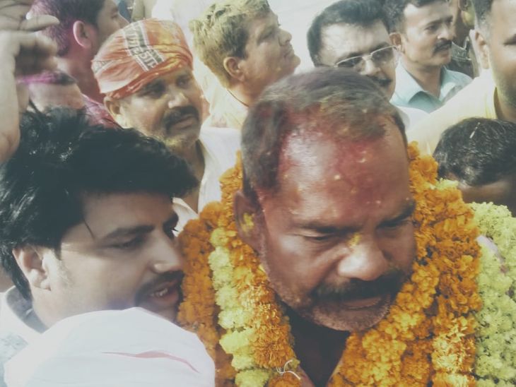 Celebration in Barhaj after Deepak Mishra became MLA of Barhaj | बरहज ...