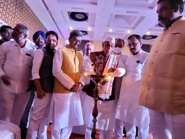 INTUC's fifth session in Raipur: Dr. Charandas Mahant and Jaisingh ...