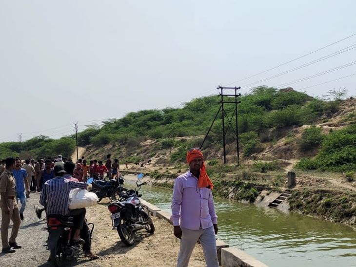 Six friends had gone to visit Pinahat, fell into a canal due to ...