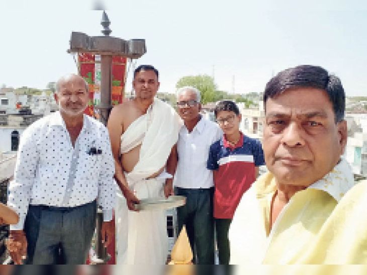 Raising new flag on Shri Kesaria ji Jain temple by performing Snatra ...