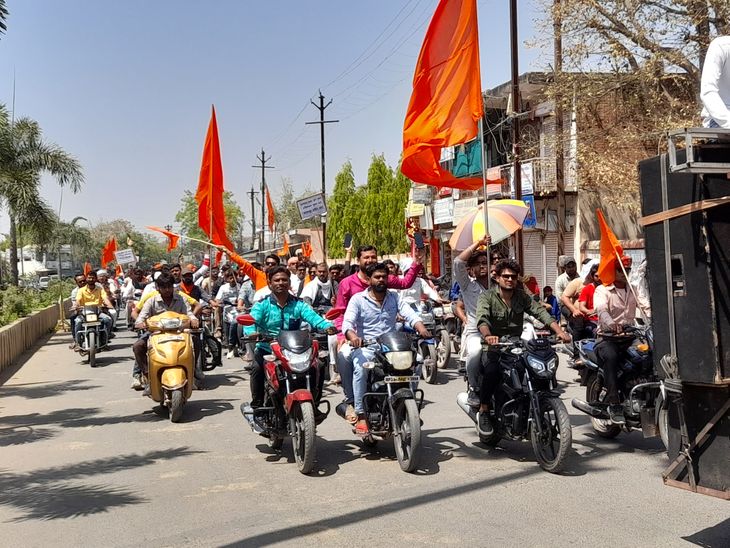 Demand for removal of encroachment at the main gate of Bandakpur ...