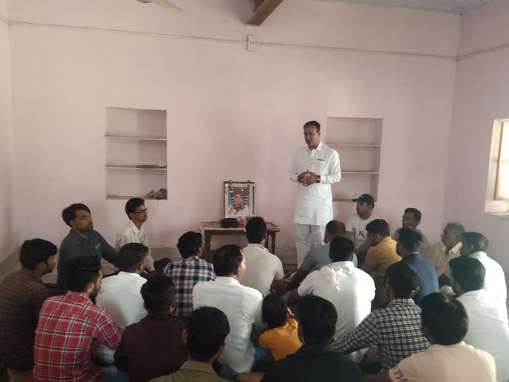 MLA and Gurjar society paid tribute to Colonel Bainsla | डीडवाना ...