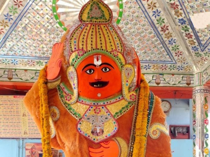 12 feet high and 5 wide Pandava carpet statue standing without support ...