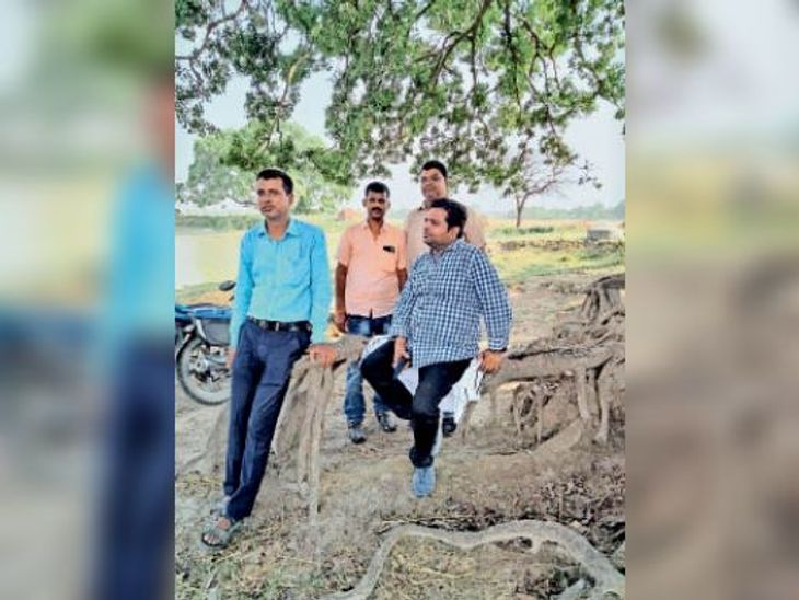 The chaupal and the BDO, after explaining to the villagers, got the two ...