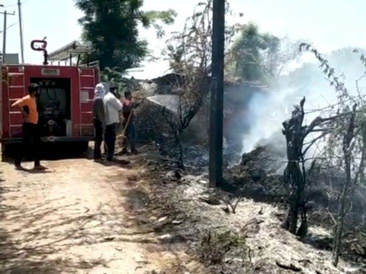 Fire on the bund of the field in Uncha village, burning of husk and ...