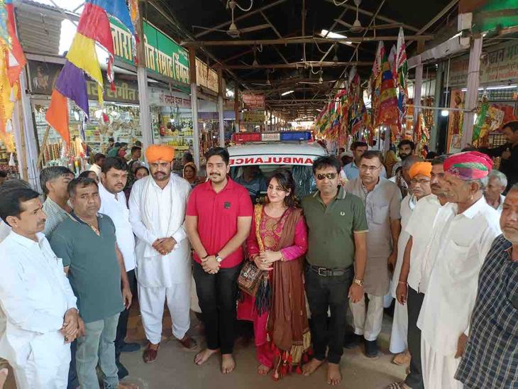Devotees donated ambulance to Ramdevra temple, members of Baba Ramdev ...
