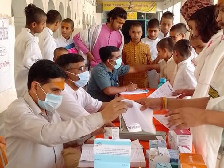 Free health camp at Shriradha Banke Bihari Charitable Hospital ...