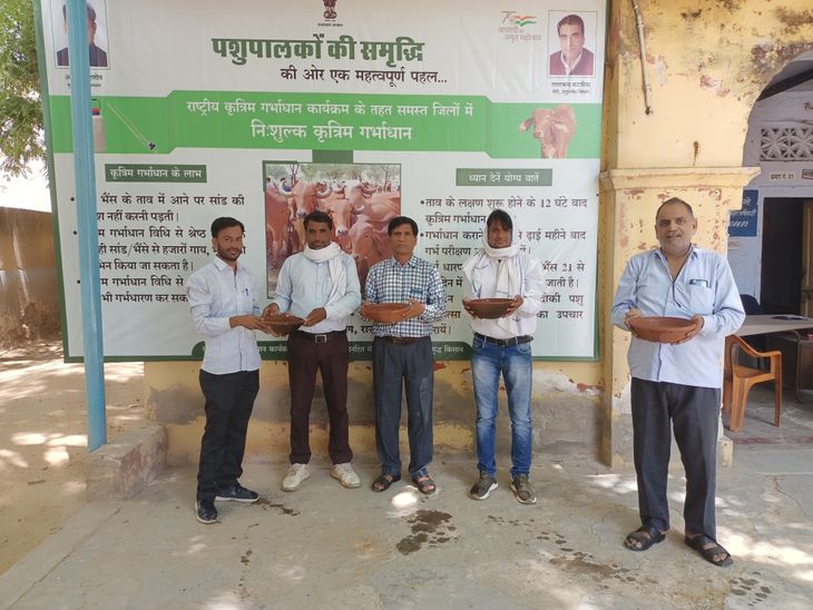 The message of environmental protection by tying birds for the ...