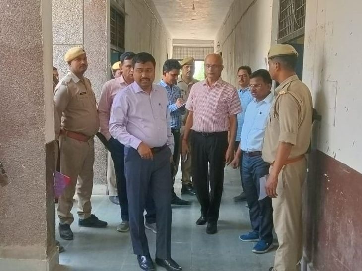 In Kaushambi, DM inspected the collectorate and ordered to make it a ...