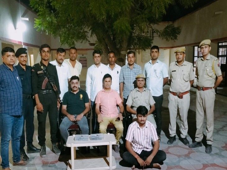 rajasthan barmer dhorimana Two pistols, 3 magazines, 19 live cartridges ...