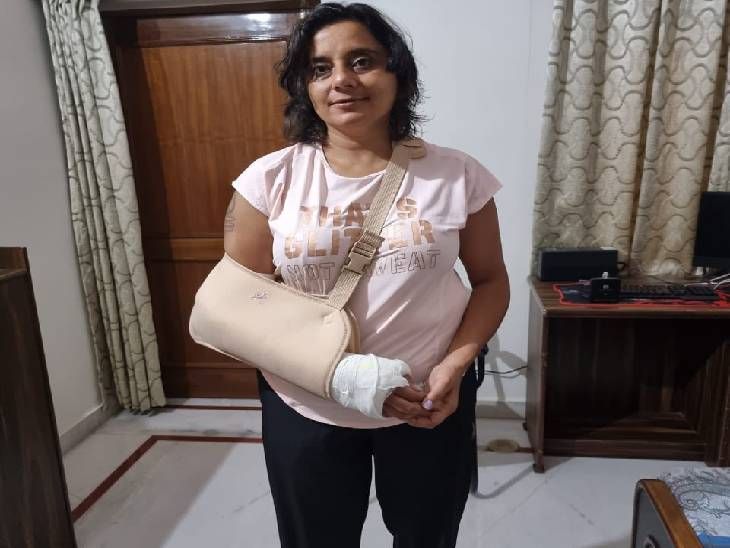 While returning from Maldives to Dehradun, the car broke down on the ...