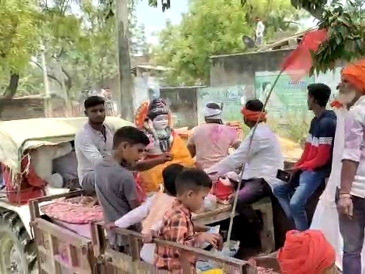 Establishment of Shiv family in the temple built in Baba Mastram Ashram ...