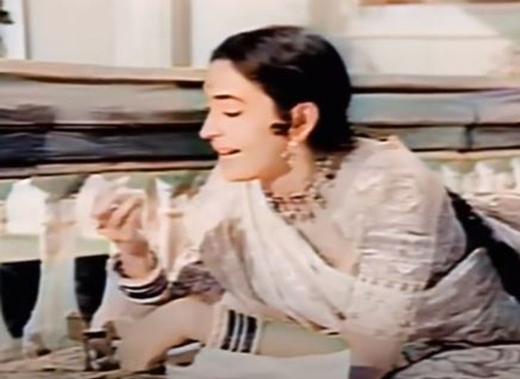 Ladies glorified as 'extraordinary mothers' on the big screen | रसरंग ...