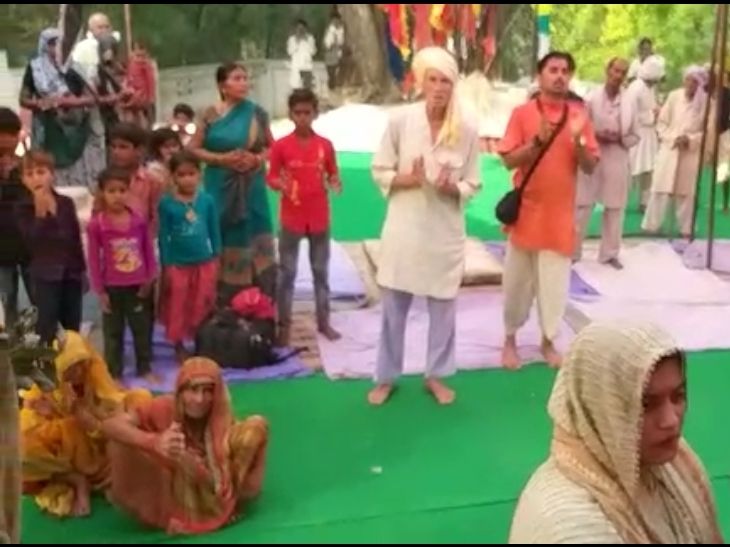 Organizing Shrimad Bhagwat Katha in Pakhani Mata Temple of Garautha The ...