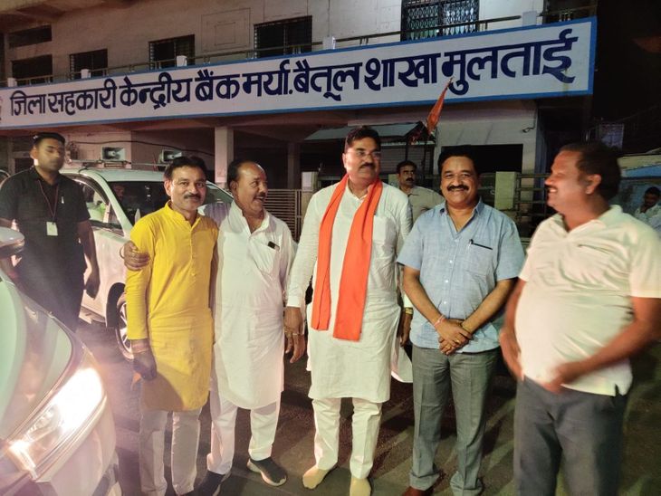 MLA Sukhdev Panse said - stop power cut in Betul district by speaking ...